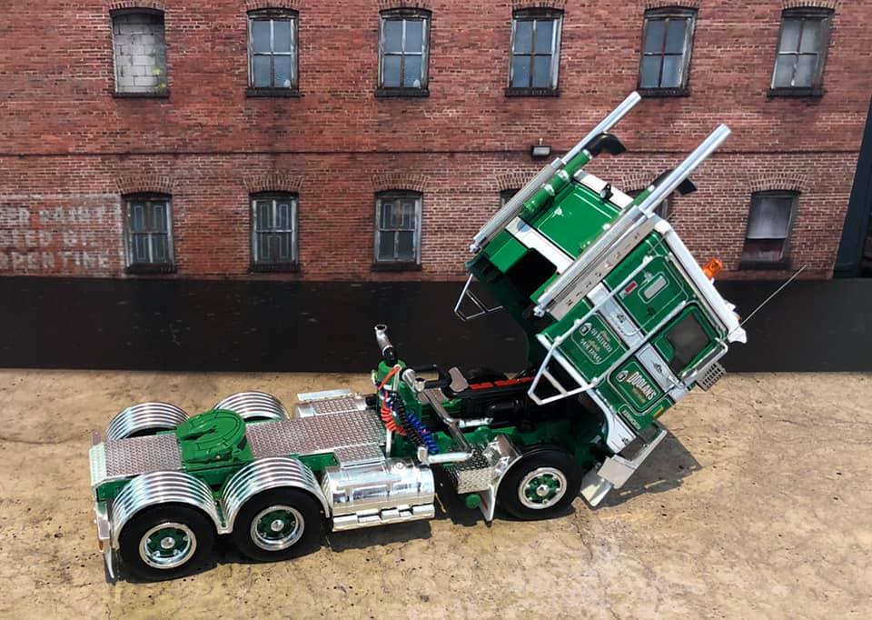 1:50 Kenworth K100G - Doolans