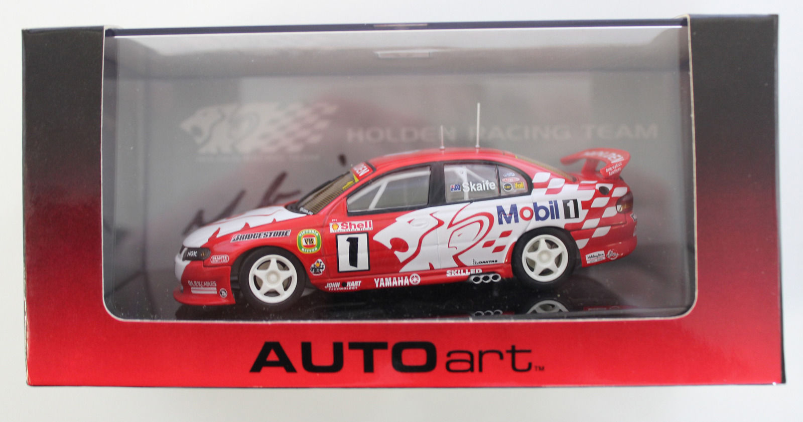 1:43 Holden VX Commodore 2001 Mark Skaife - AUTOart